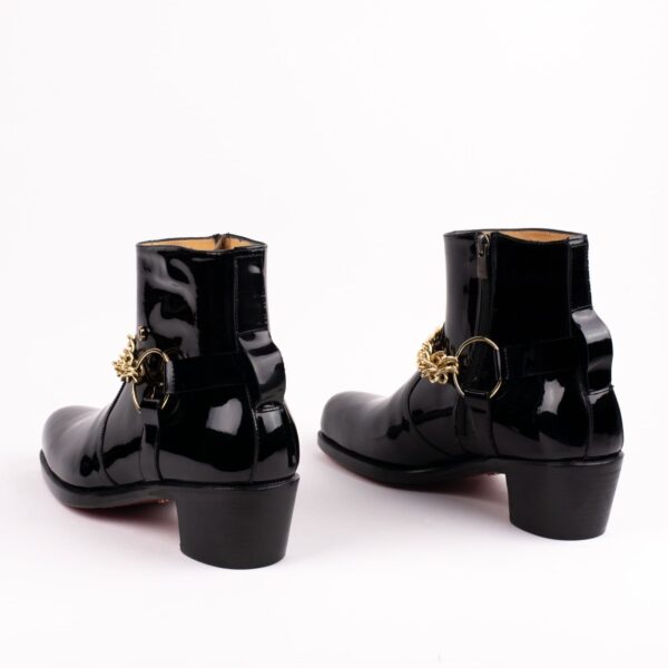 PATENT LEATHER EGGSHELL BOOT WITH GOLD CHAIN - Stanlion