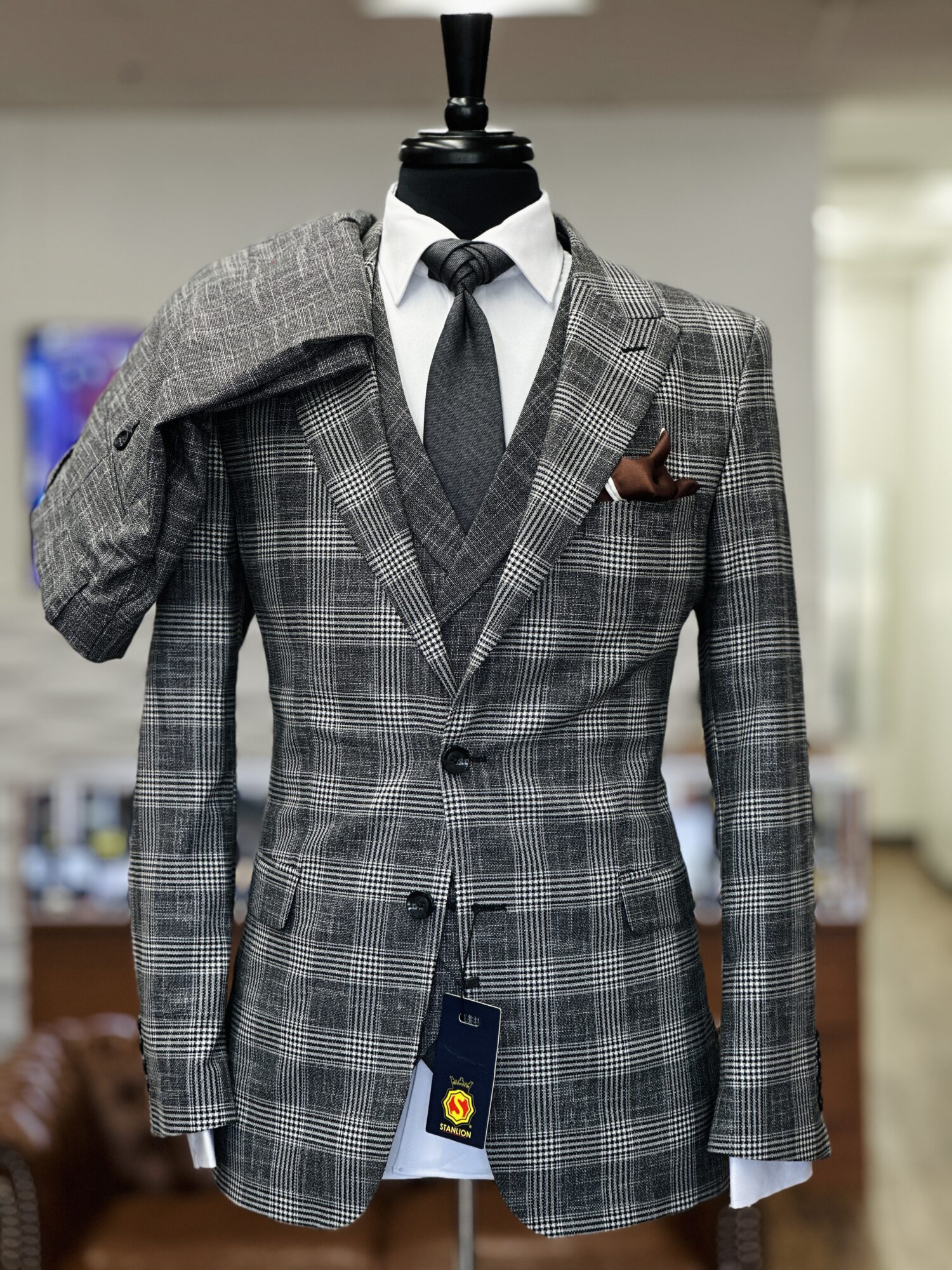 GREY SINGLE BREASTED PLAIDED 3 PIECE SUIT - Stanlion